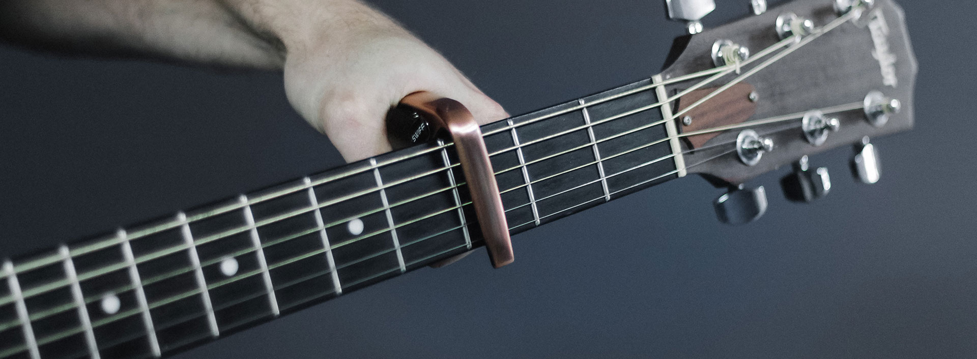 CAPO GUITAR LÀ GÌ VÀ CÁCH SỬ DỤNG CAPO GUITAR - THAIKEYBOARD - Đào Tạo ...